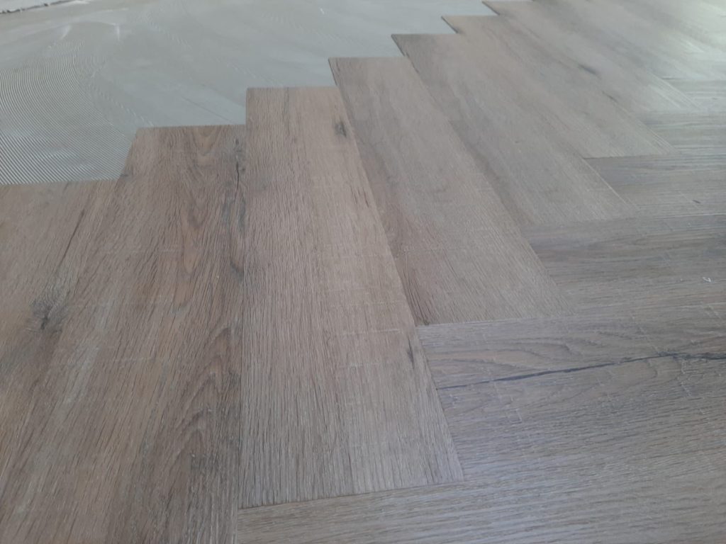 Plak pvc vloeren - Jaroka vloeren